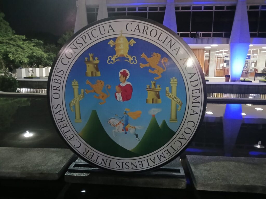 El legado histórico del escudo de la USAC